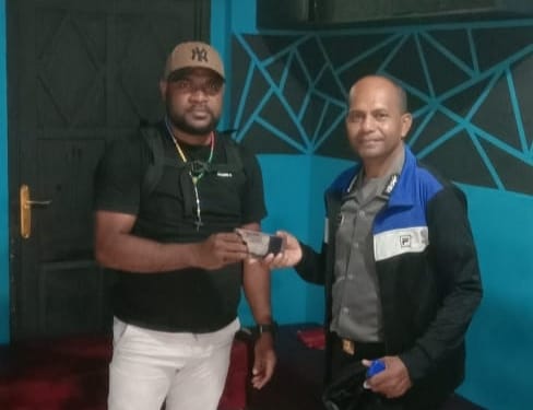 Tim Resmob Numbay Berhasil Temukan Handphone Yang Hilang di Bulan Juli ...