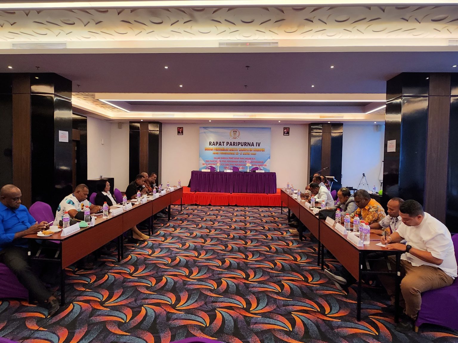Rapat Finalisasi Pembahasan KUA dan PPAS APBD Perubahan Waropen Tahun ...